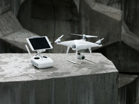 Ανακοινώθηκε το νέο DJI Phantom 4 Advanced, με μικρές διαφορές από την ...