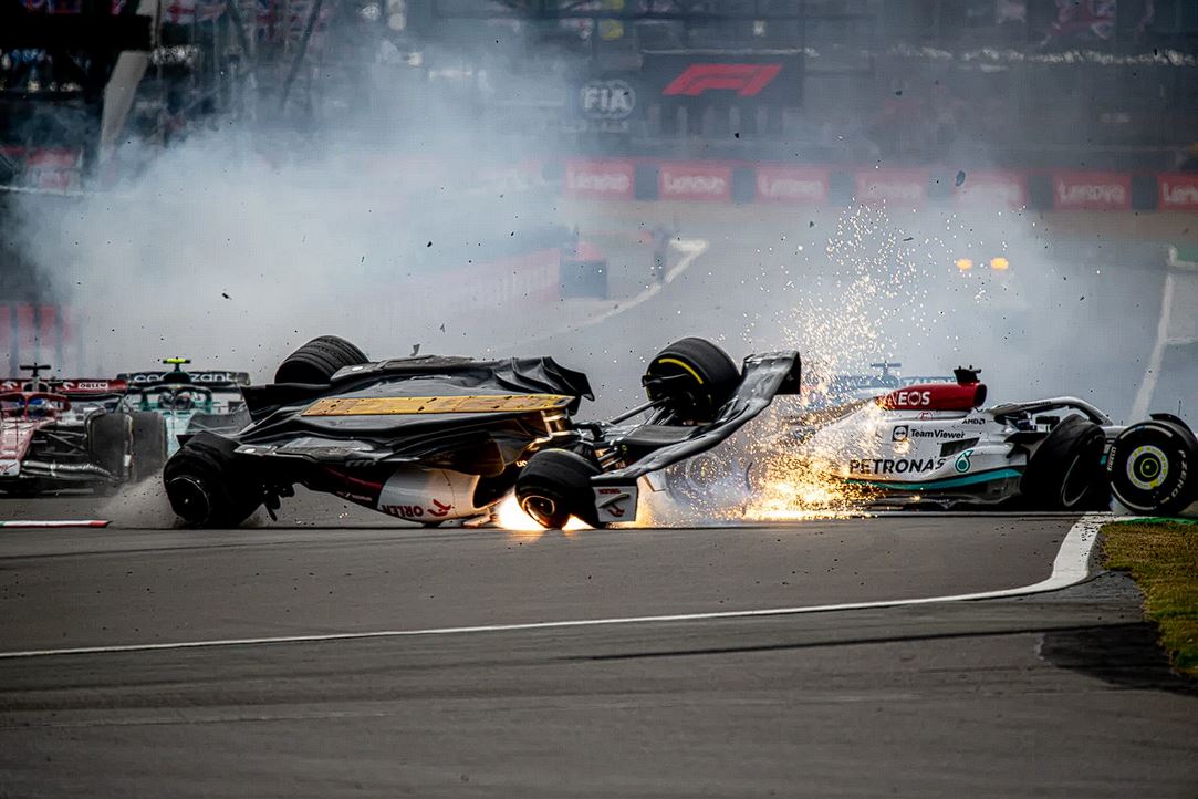 Φωτογράφος F1 που απαθανάτισε μια τρομακτική σύγκρουση, σώθηκε ...