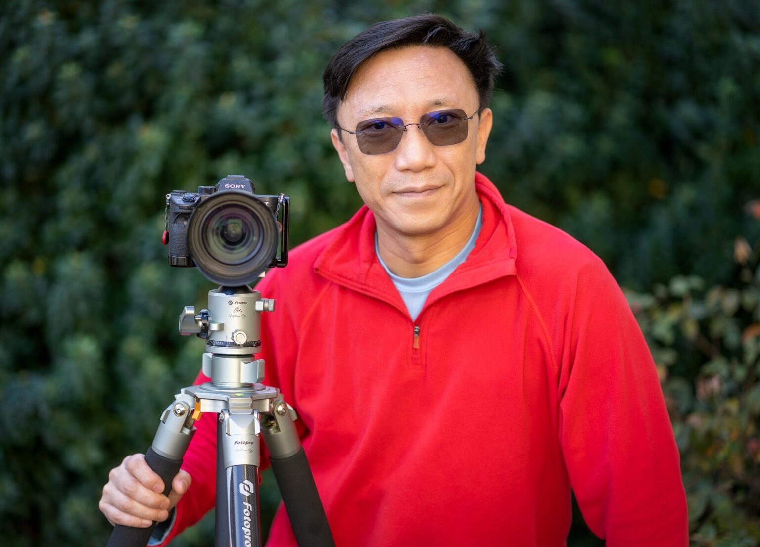 Πέθανε ο επαγγελματίας φωτογράφος, συγγραφέας και εκπαιδευτικός Bryan ...